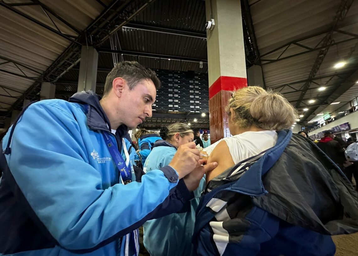 Así quedó el salario de oficiales de la Policía en Colombia tras el ...